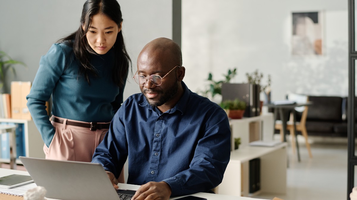 Putting the AI in team: how leaders can redefine the employee ...